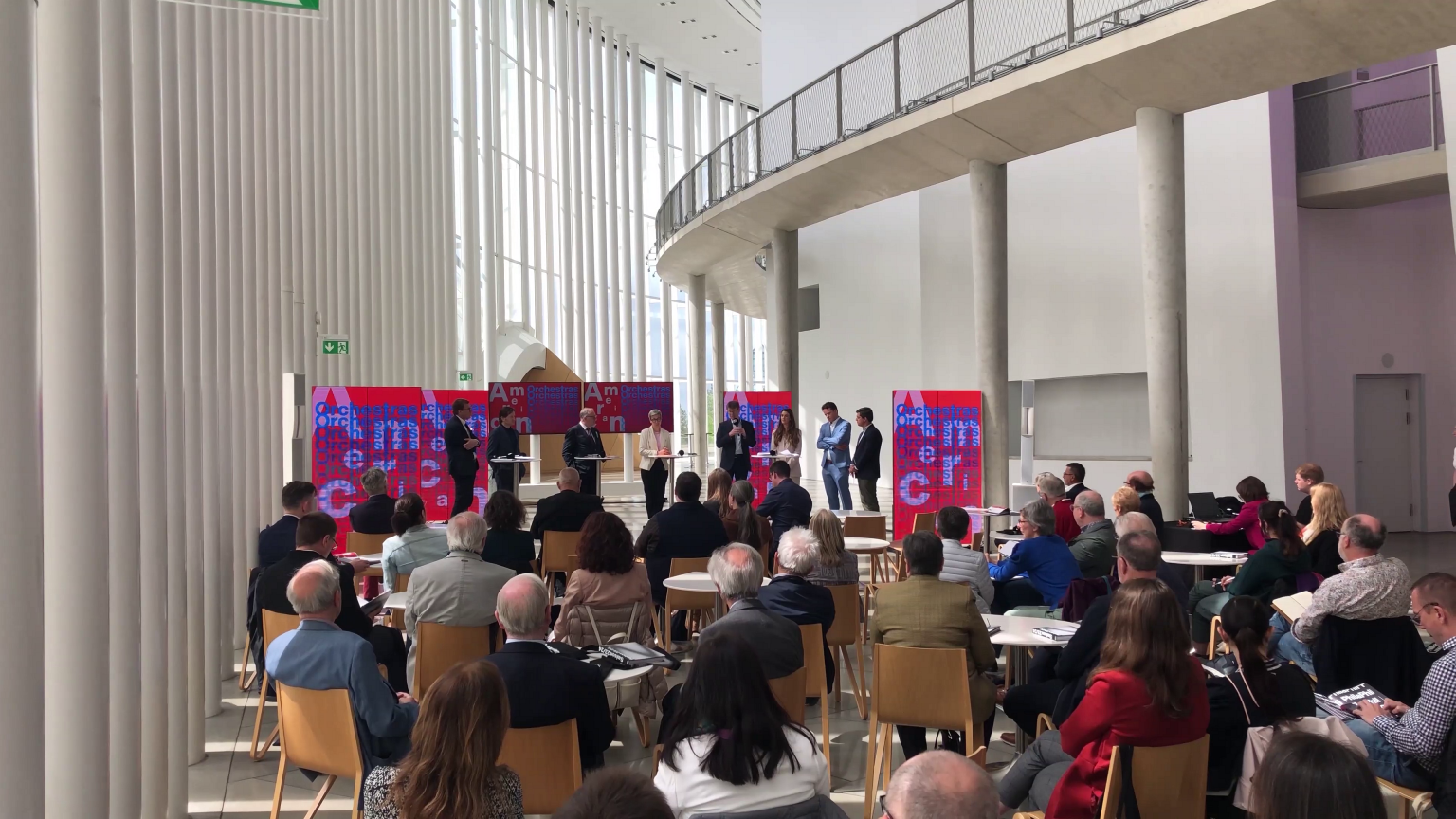 Animated visuals for a press conference - Sophie Delhaye